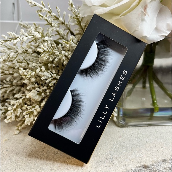 Lilly Lashes | Accessories | Nib Lilly Lashes Premium Synthetic Lashes ...